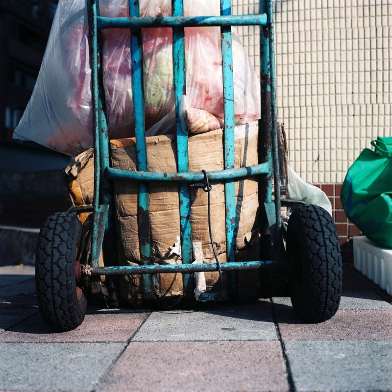 Dirty load - Shot on Fuji Pro 160NPC at EI 160 (120 format) - EMULSIVE