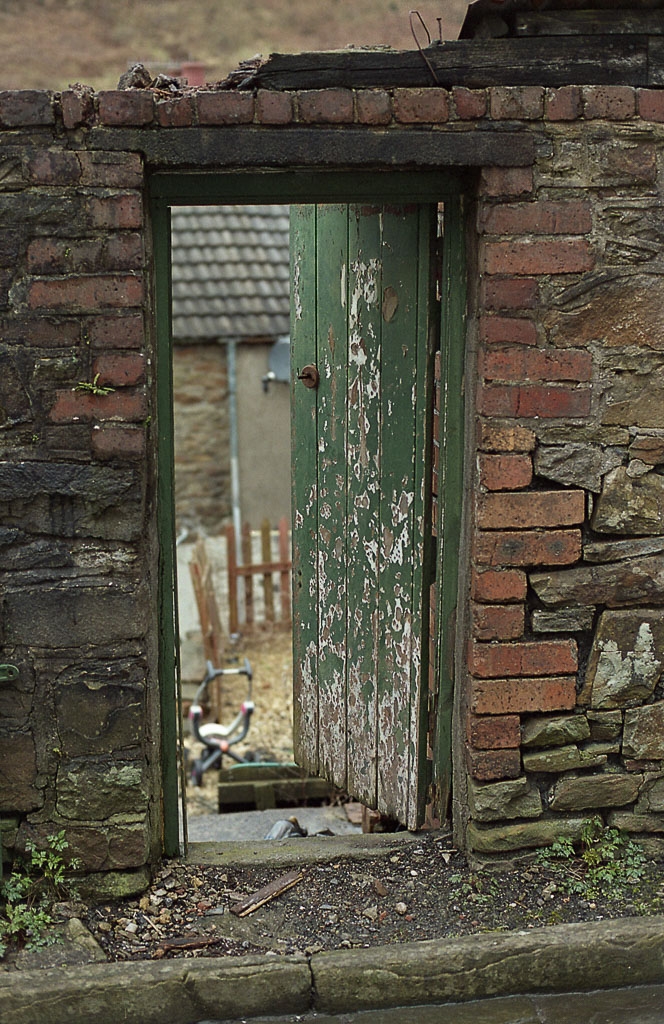 5 Frames... With Fuji Reala 100 (EI 100 / 120 format / Mamiya 645 1000S ...