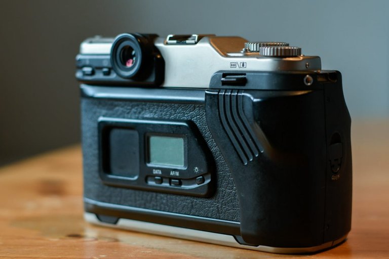 Camera review: Fuji GA645Zi - EMULSIVE