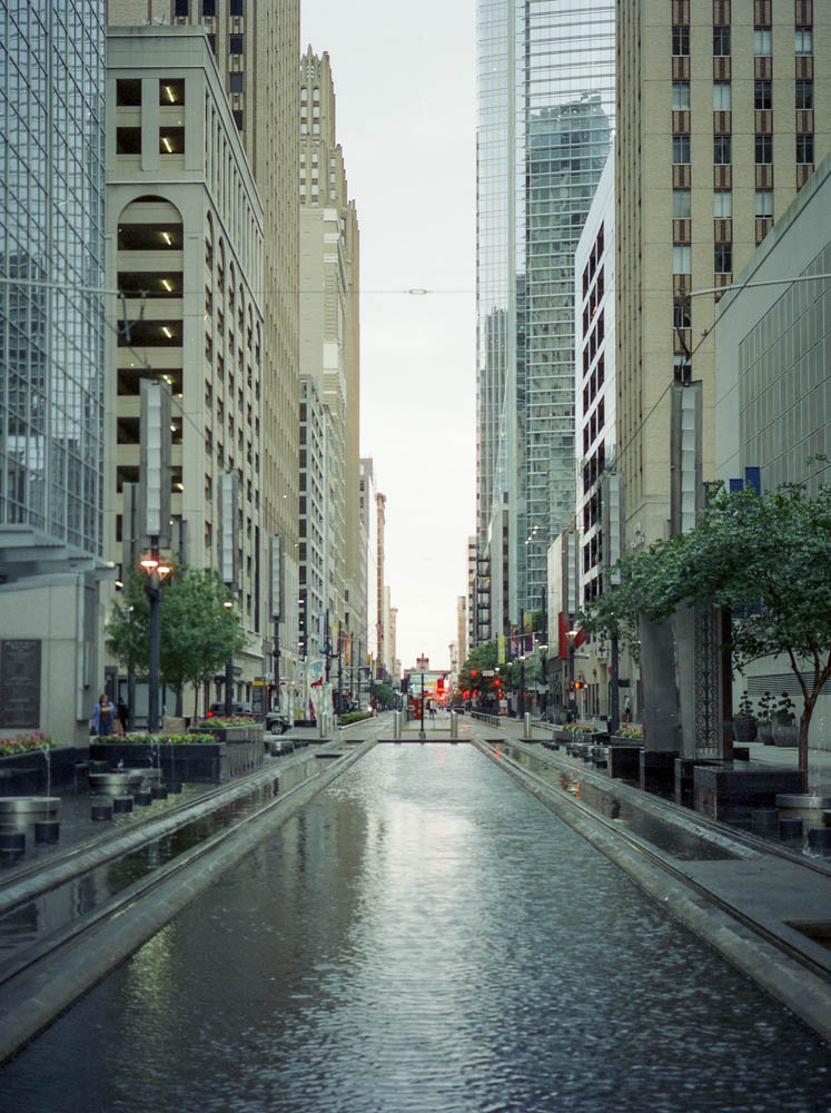 5 Frames... With CineStill 800T (EI 800 / 120 format / Fujifilm GS645 ...