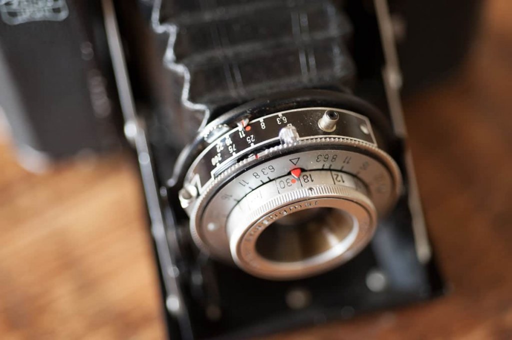 Camera review - the Zeiss Ikon Nettar II 517/16 6x6 folding camera ...