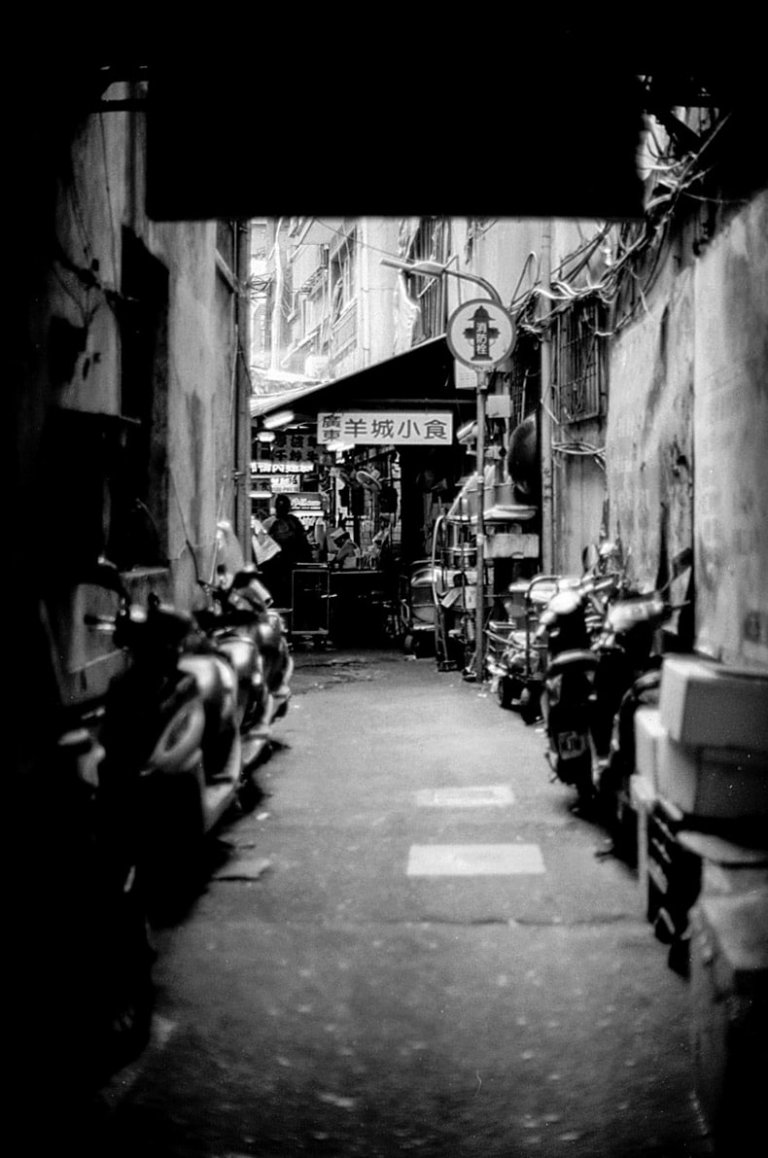 Film stock review: Efke KB-25 in 35mm format - EMULSIVE