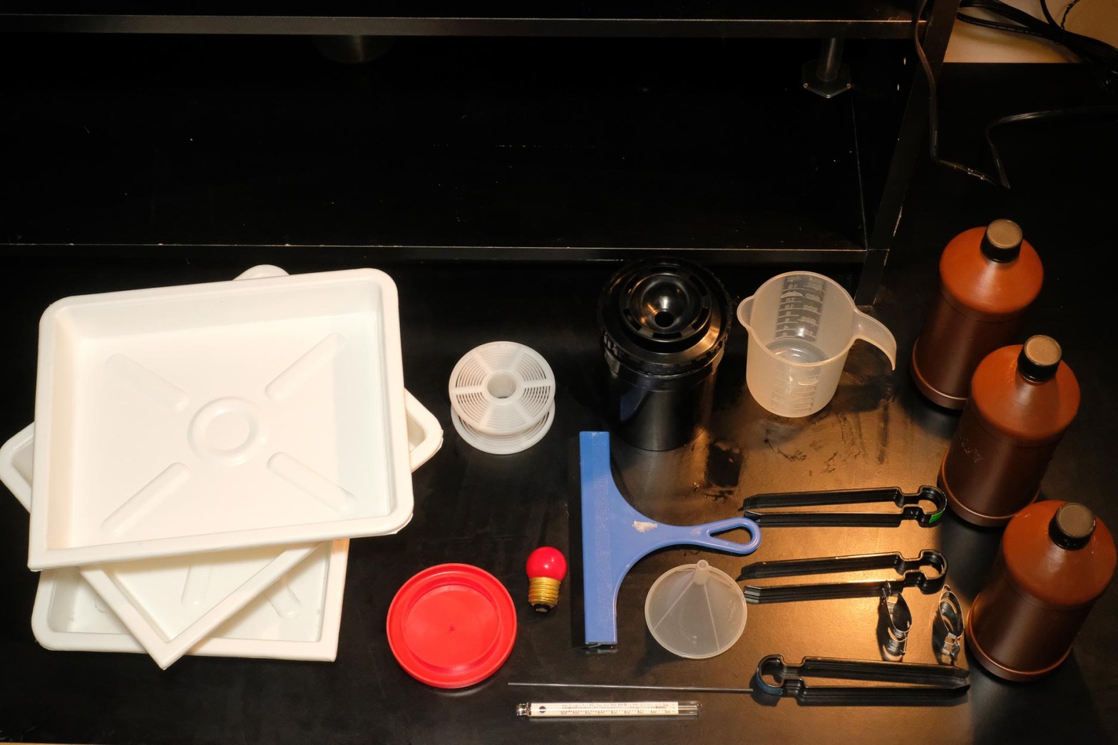 How I built my darkroom for less than $500 - EMULSIVE