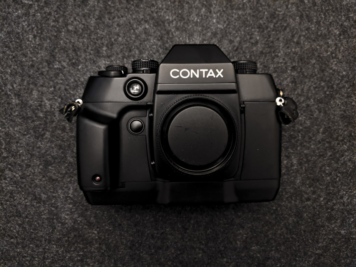 An early swansong? Reviewing the CONTAX AX: autofocusing manual lenses ...
