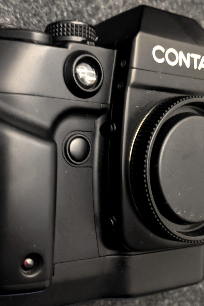 An early swansong? Reviewing the CONTAX AX: autofocusing manual lenses ...