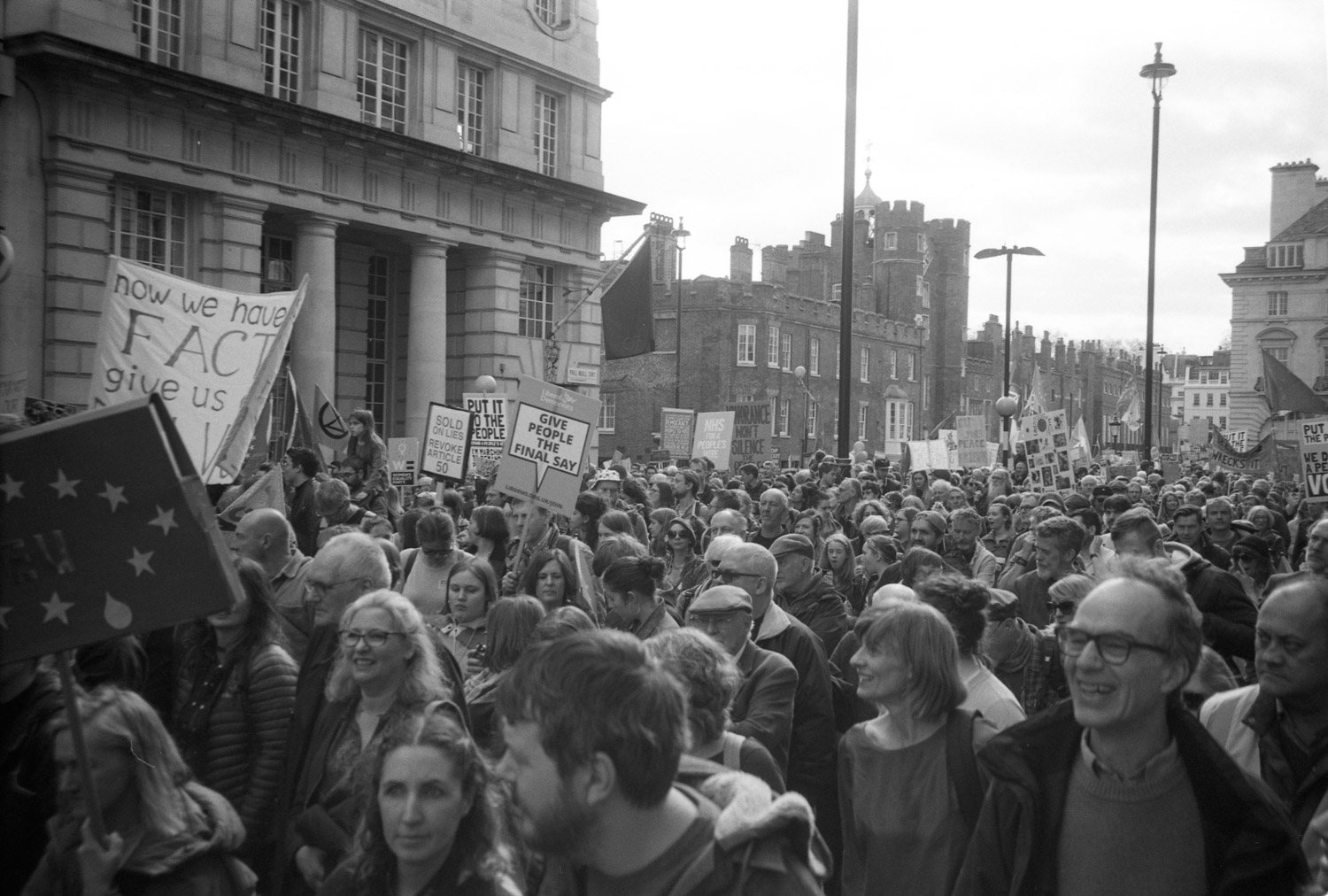 Camera review: The Canon SURE SHOT Z135 - EMULSIVE