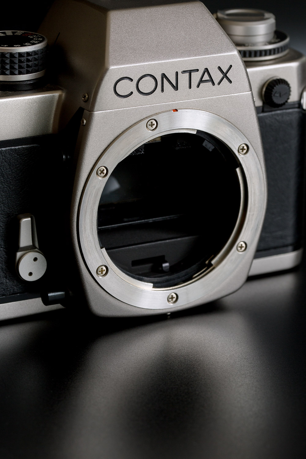 Camera review: the Contax S2, "Simple is Best" - EMULSIVE
