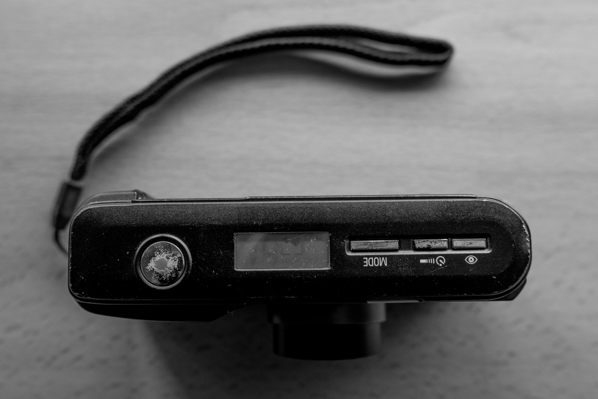The Ricoh GR10: "piggy in the middle" GR sibling (plus GR1s comparison ...
