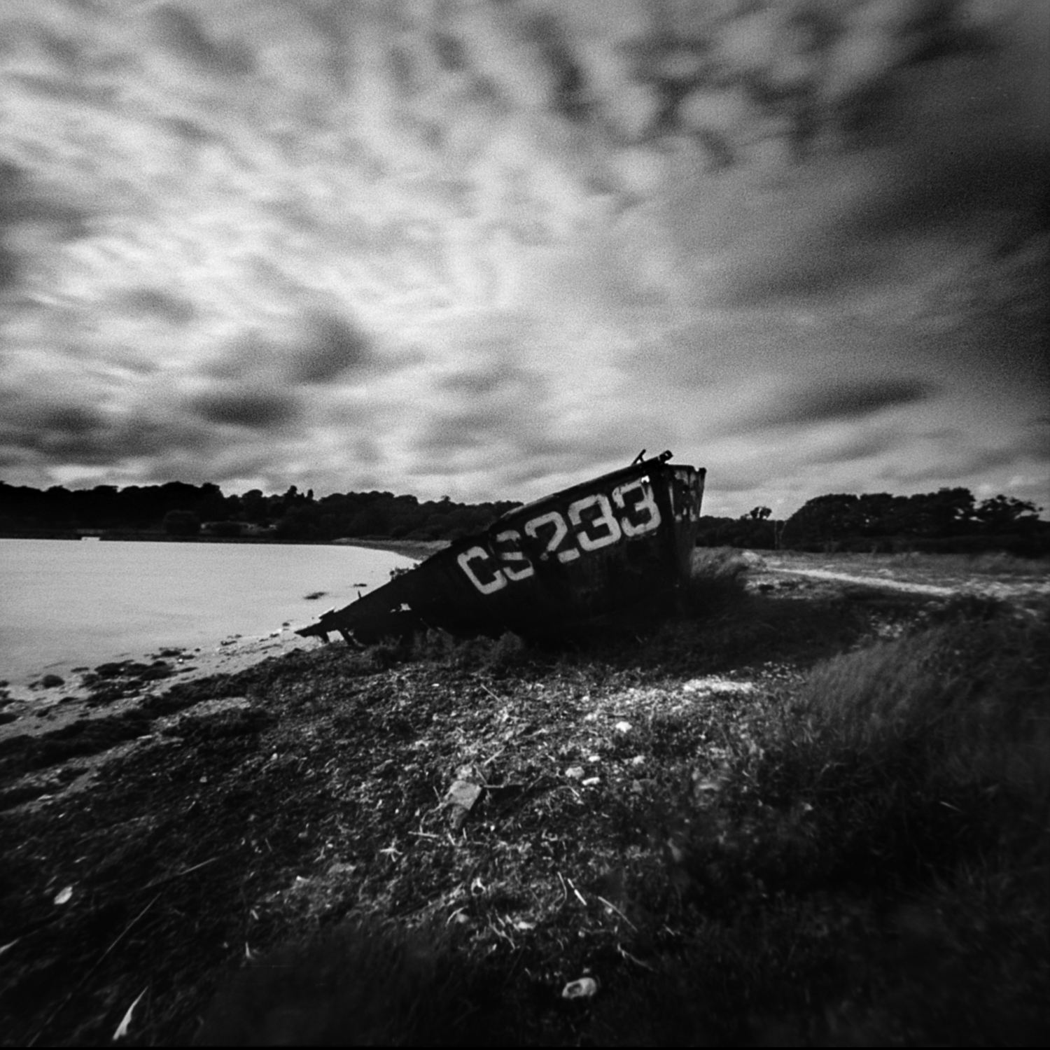Add to queue: Interviewing Roger Lowe (Shoot film like a Boss) - EMULSIVE