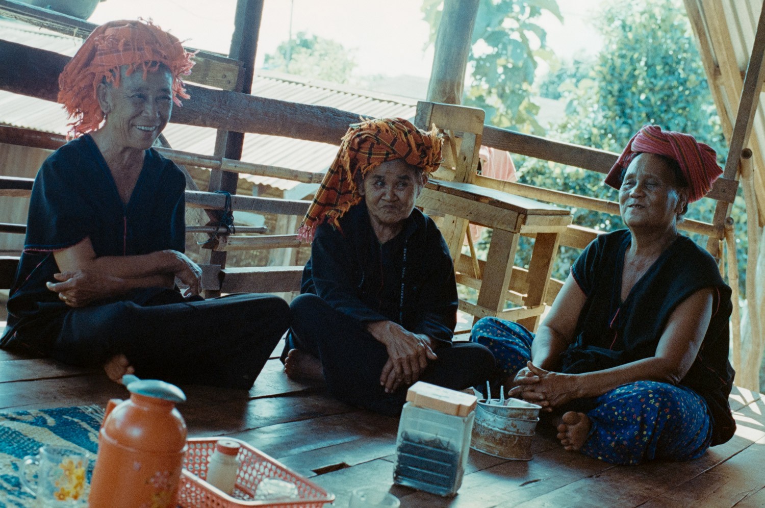 Travelogue: People of Myanmar, the Kayan and Kayah... - EMULSIVE