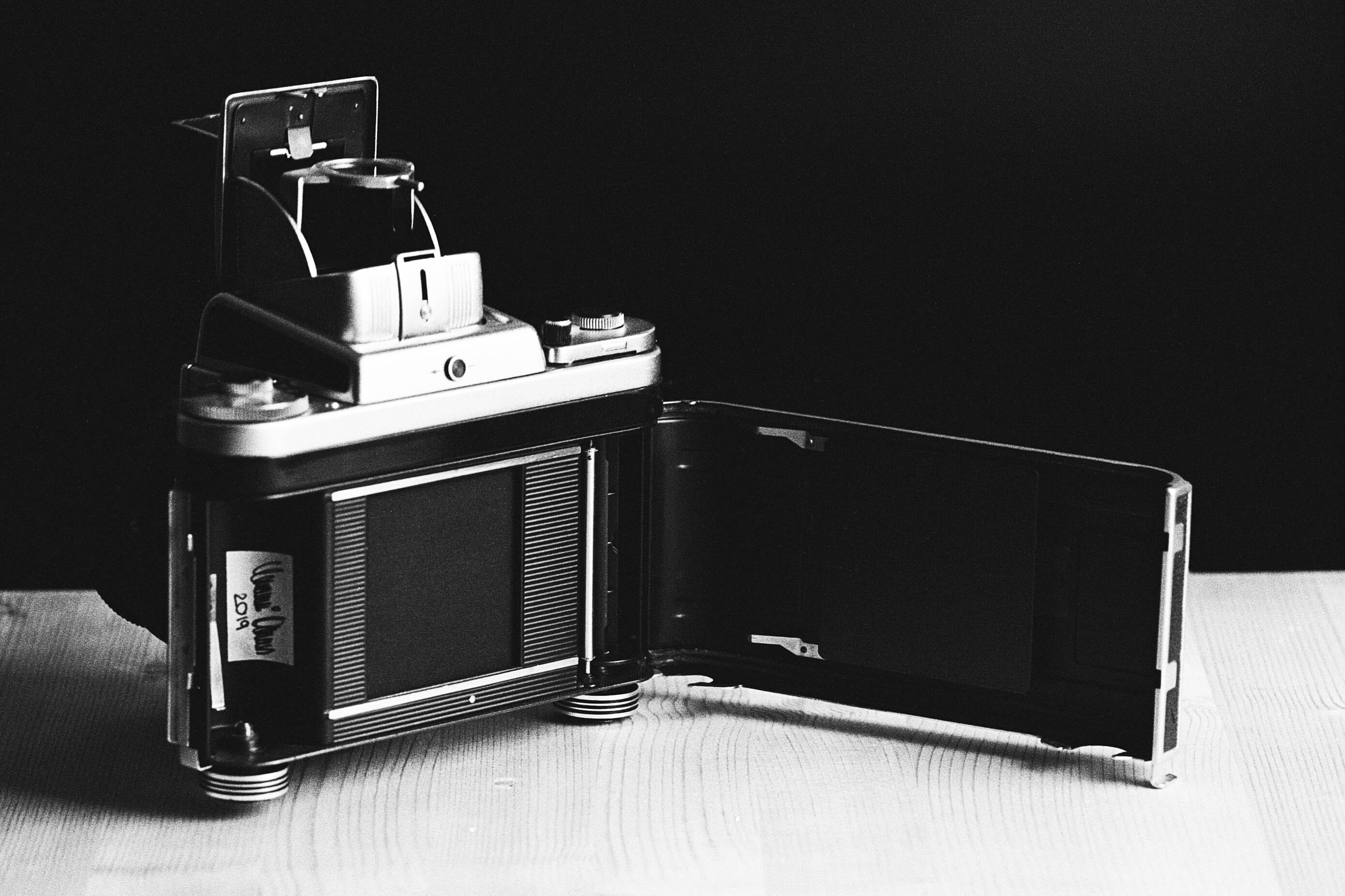 Camera review: Fixing a bad rep... It's time for the Pentacon Six to ...