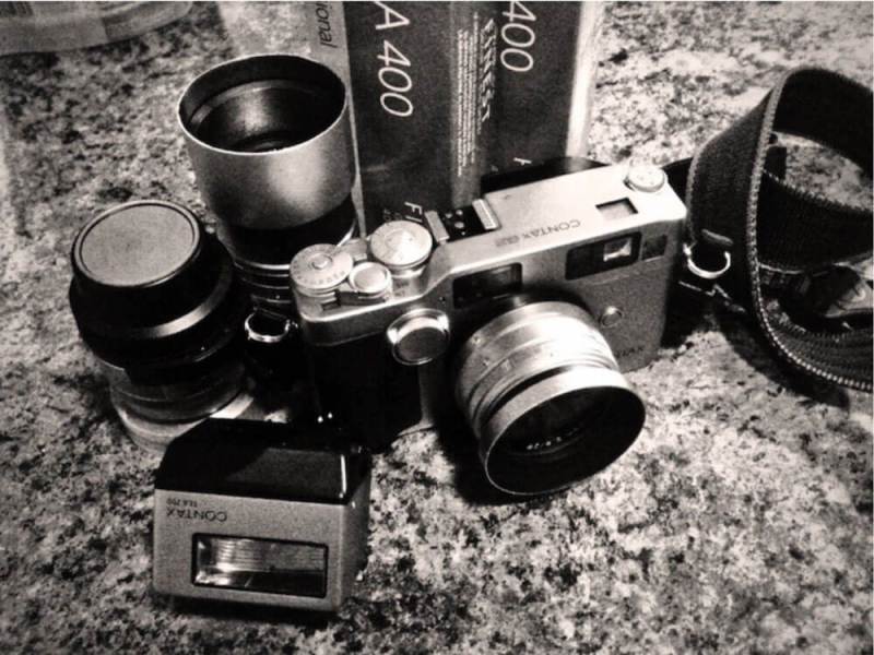 Compact camera mega test: The Contax Tvs III, hot property? - EMULSIVE