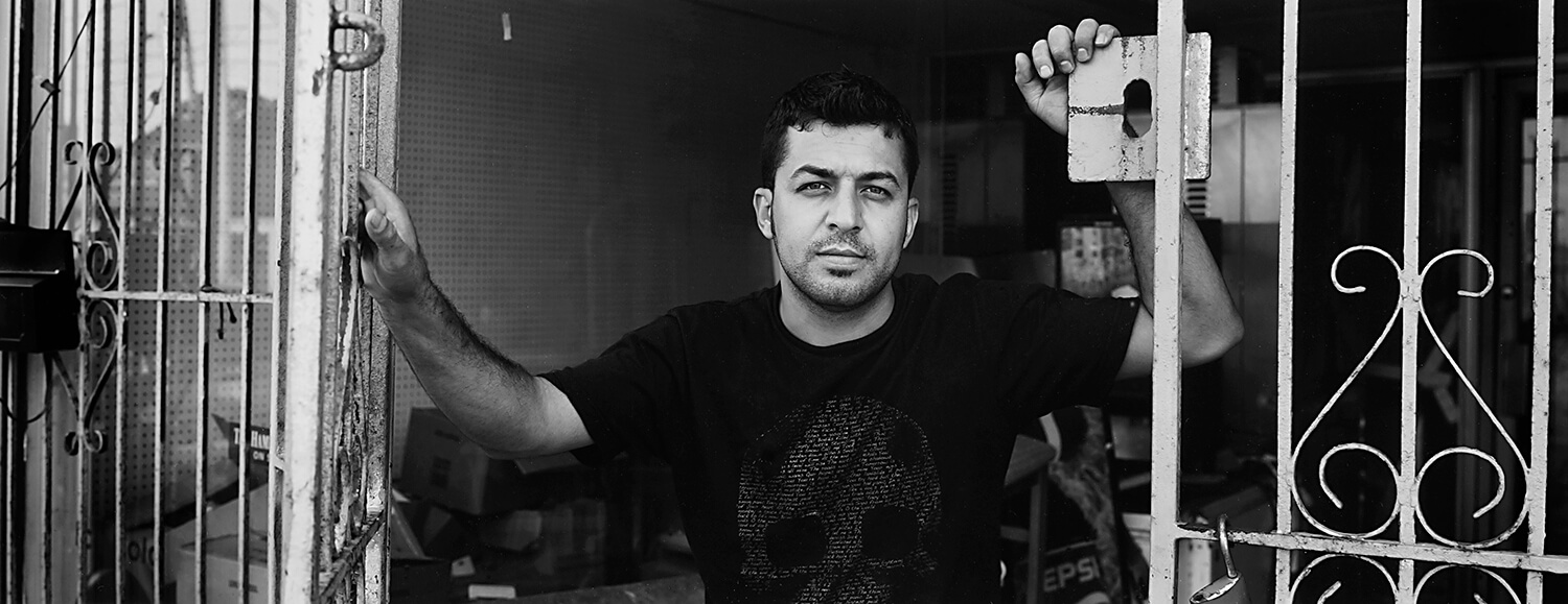 The Good, the Bad, and the Ugly of large format street portraits - EMULSIVE