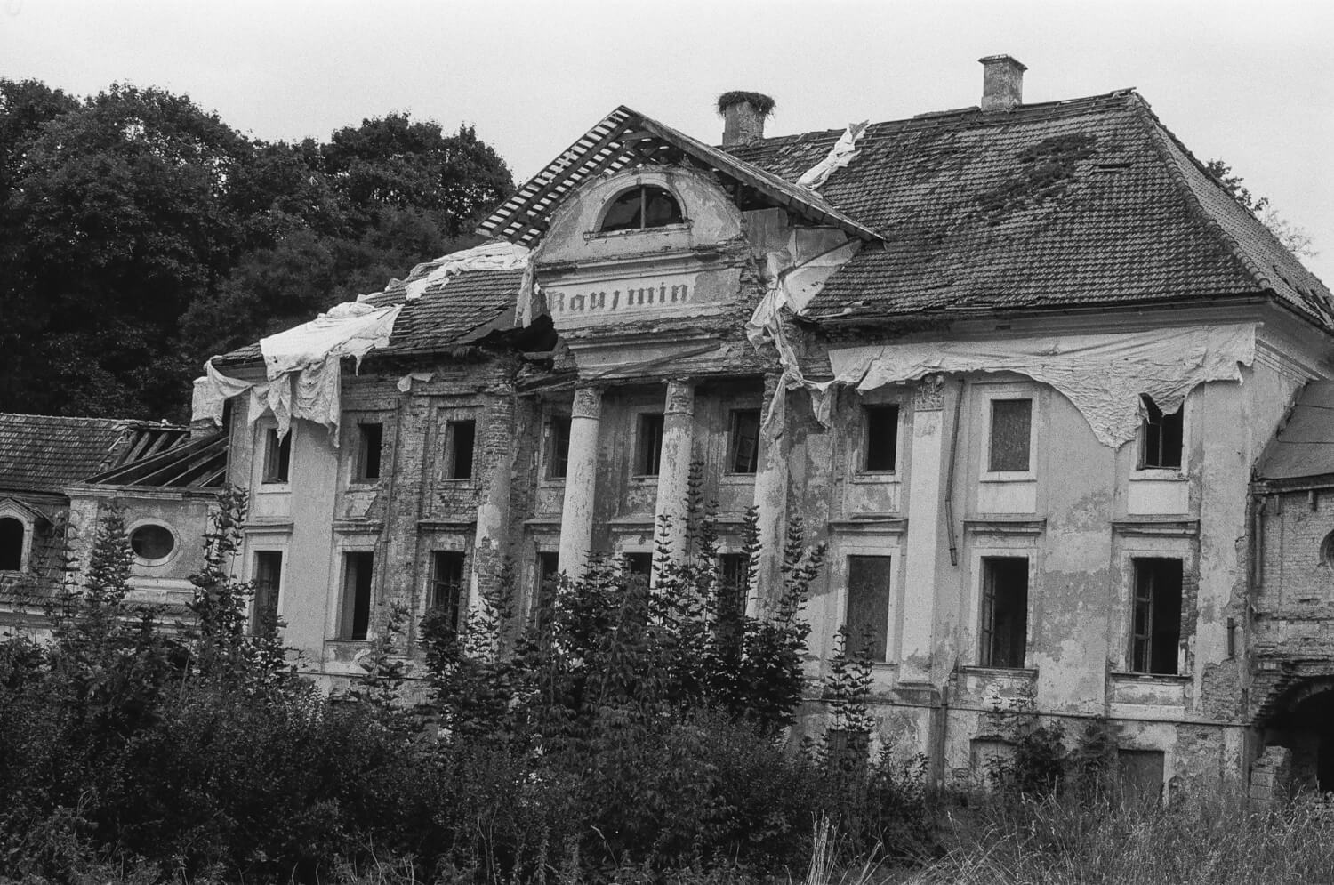 5 Frames... Of Latvia’s Kaucminde Manor on Lomography Berlin 400 Kino ...